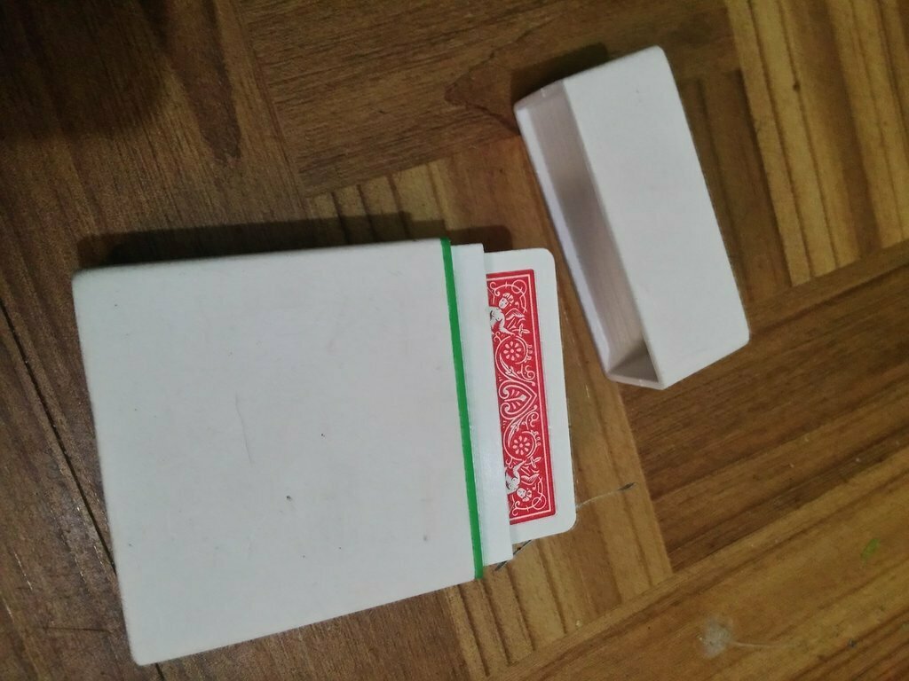 Free 3D file Playing Card Box 📦・3D printer model to download・Cults